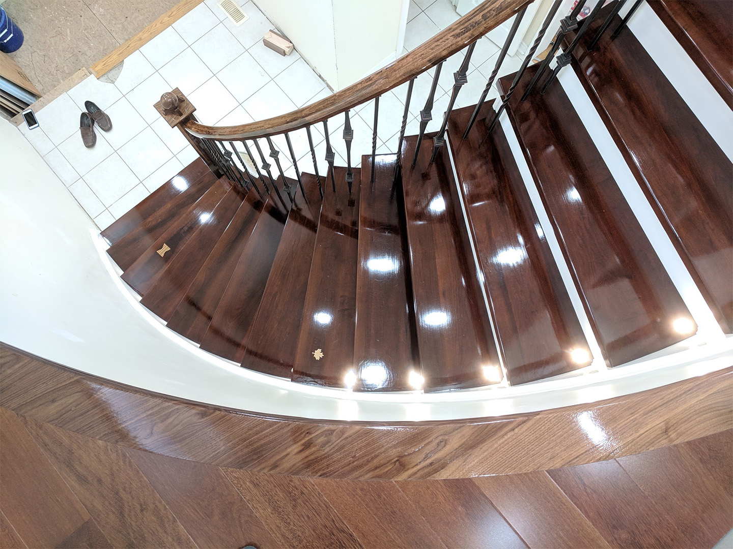 **COMPLETED** DIY Curved Staircase from rough-sawn lumber --= Lots of ...